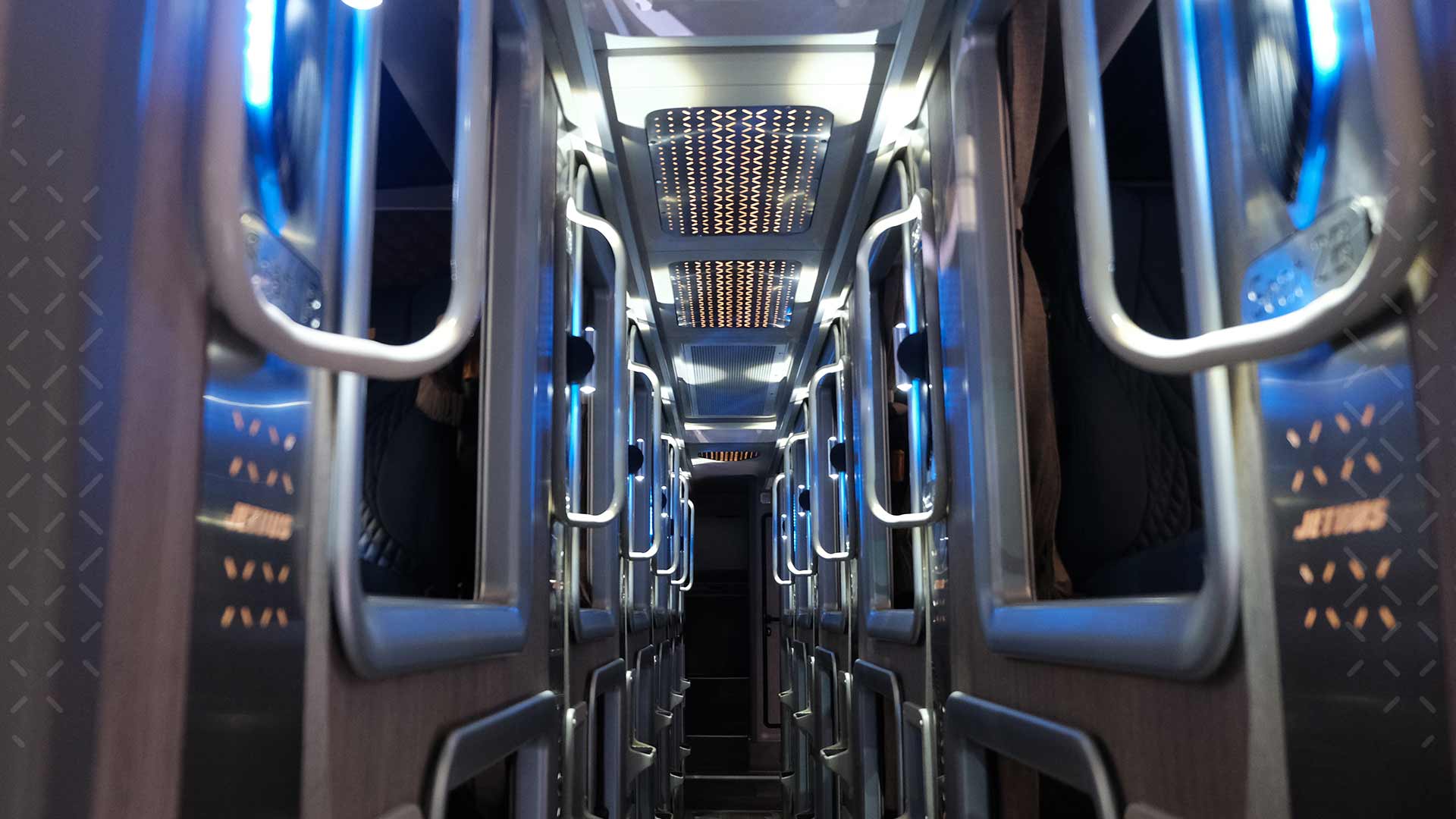 Jetbus 5 Dream Coach - PT. Adiputro Wirasejati